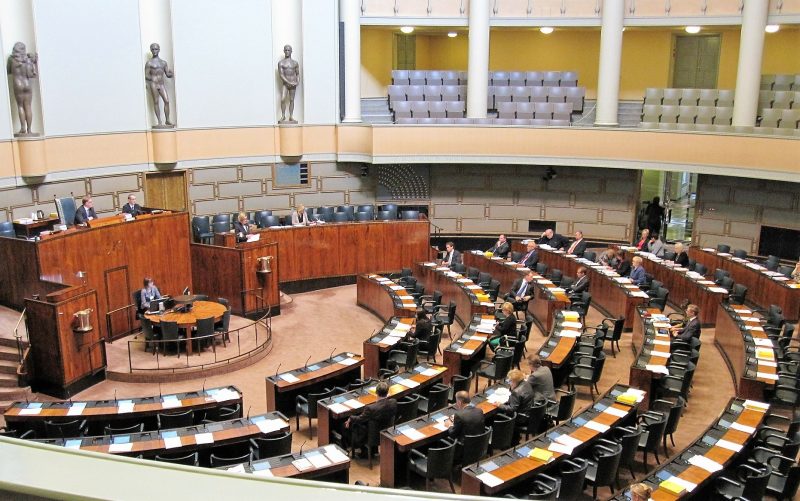 Parlamentarismo | Qué es, historia, características, tipos, ventajas ...