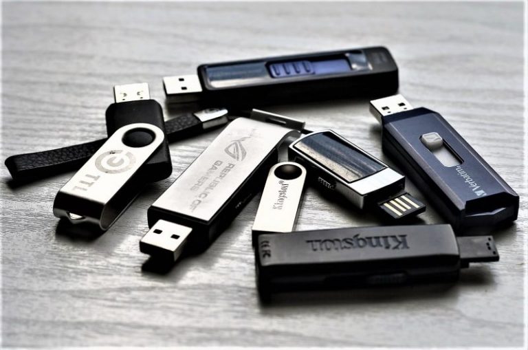 Memoria flash | Qué es, características, para qué sirve, cómo funciona ...