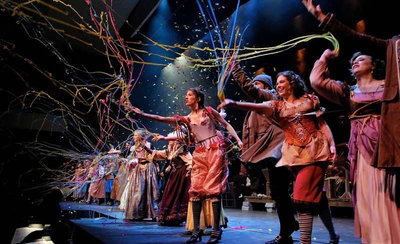 Puesta en escena | Qué es, características, origen, elementos, ejemplos