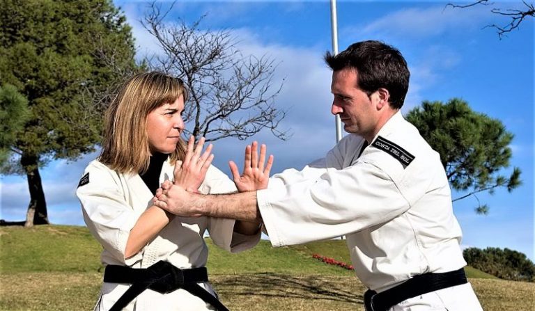 Defensa personal | Qué es, características, tipos, fundamentos, técnicas