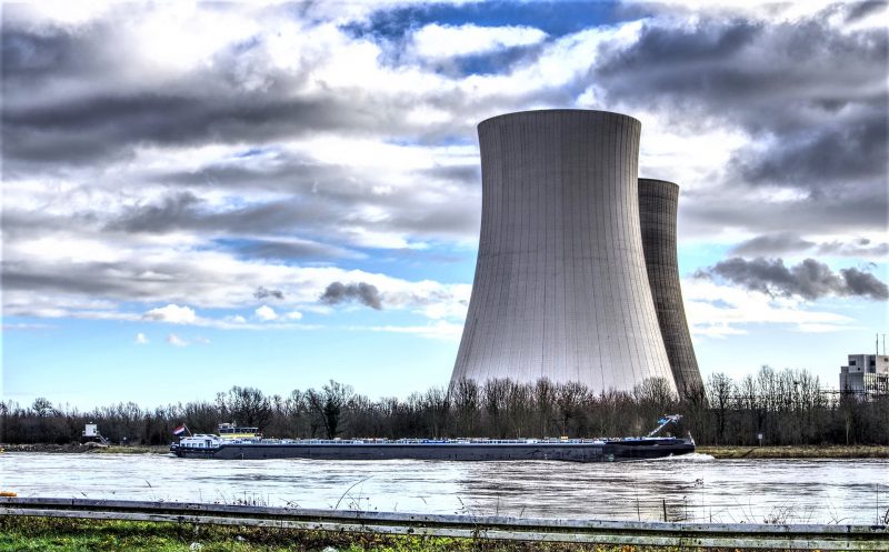 Fisión nuclear | Qué es, características, aplicaciones, ventajas ...