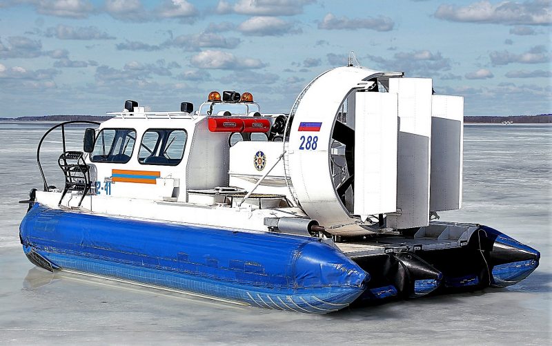 Hovercraft | What is, history, characteristics, how does it work ...