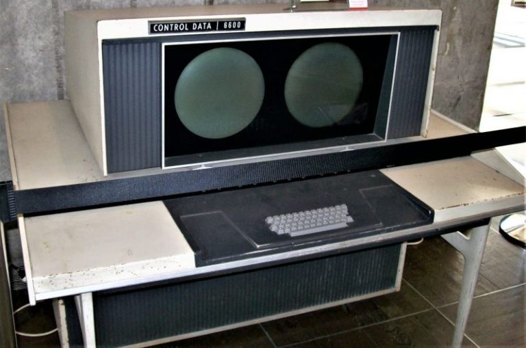 Third generation of computers | What is, Characteristics, history ...