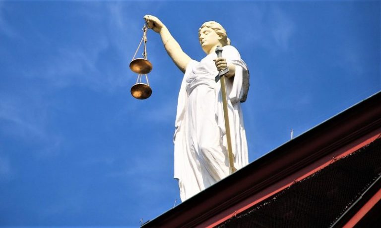 Criticismo | Qué es, características, historia, tipos, representantes ...