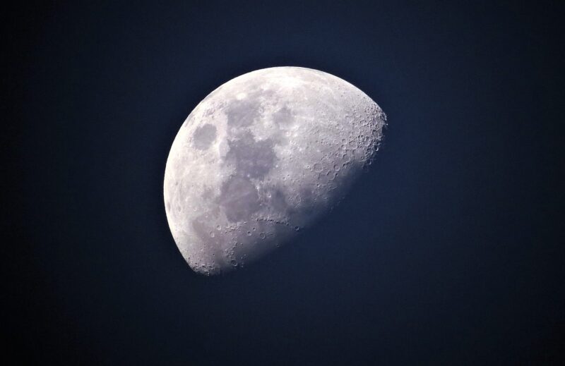 Satélite natural | Qué es, características, tipos, formación, función ...