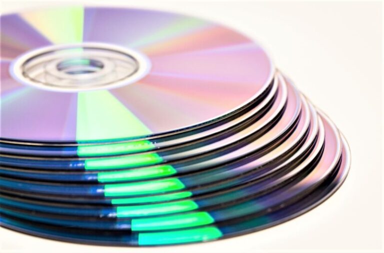 Cuarta generación de computadoras | Qué es, características, historia | 🖥️