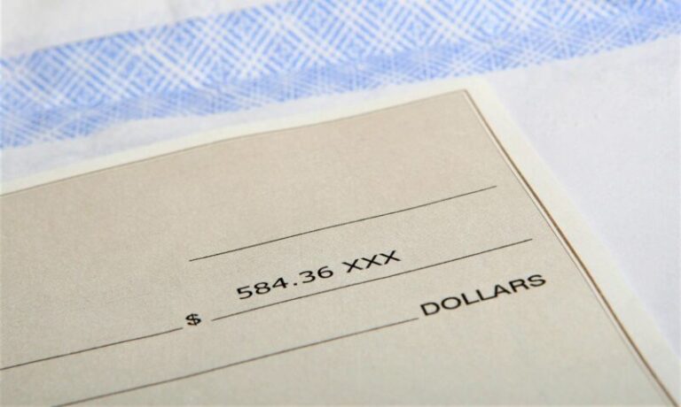 Cheque al portador | Qué es, características, para qué sirve, cómo se cobra